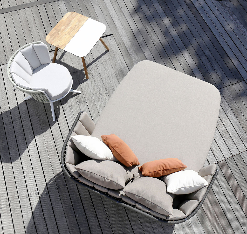 DAISY RAE Outdoor Chat Chair with Teak Legs | MAMAGREEN